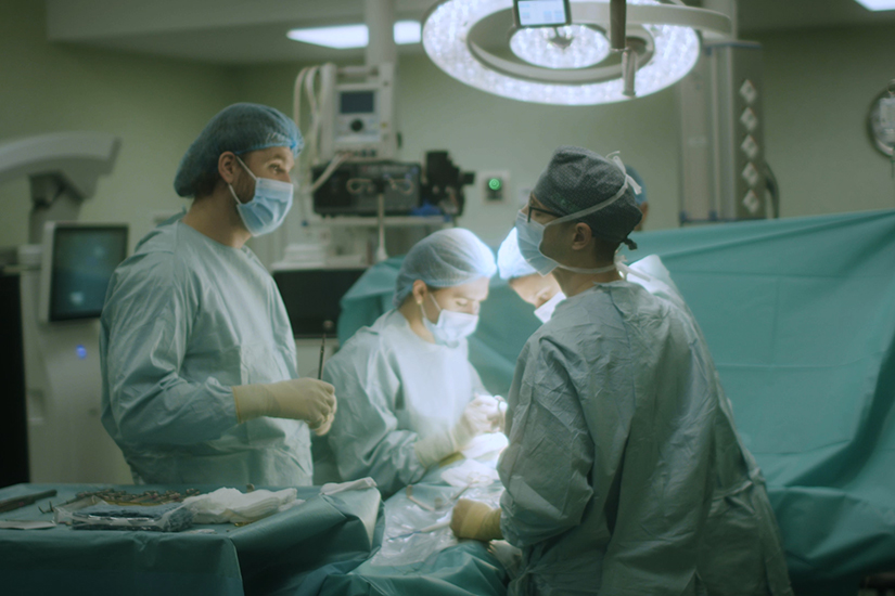 Increderea in medic e putere: tumora cerebrala gigant operata minim ...