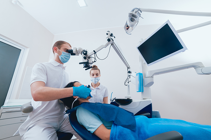 Tratamentul endodontic sub microscop: o solutie salvatoare | Reginamaria.ro